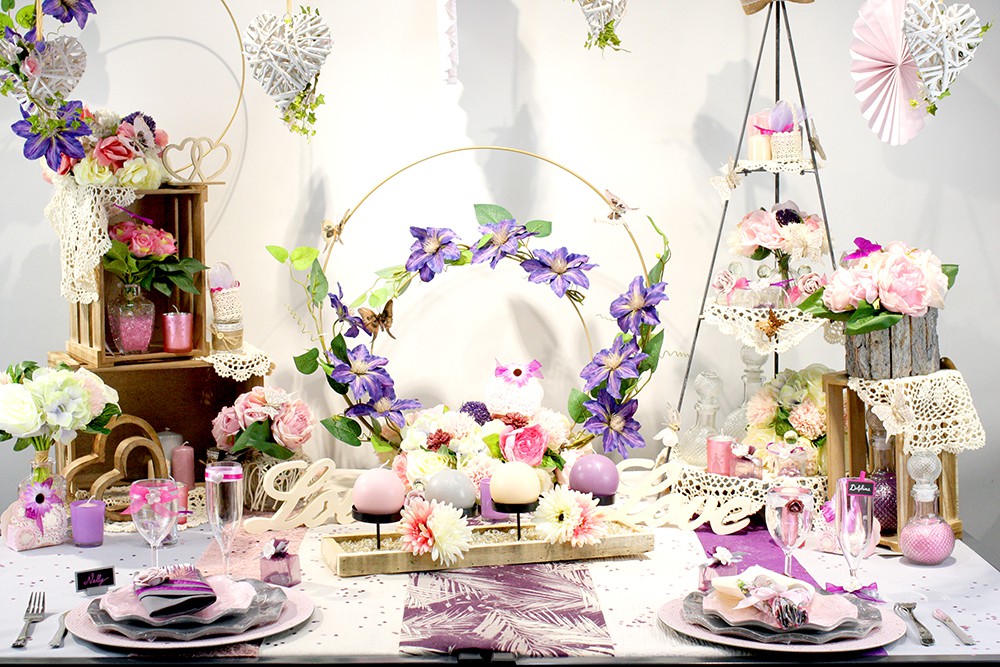 Table rose et violet Clématites - Fêter & recevoir